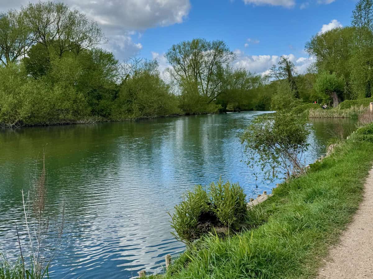 Walking The Thames Path National Trail: A Complete Guide to the First ...